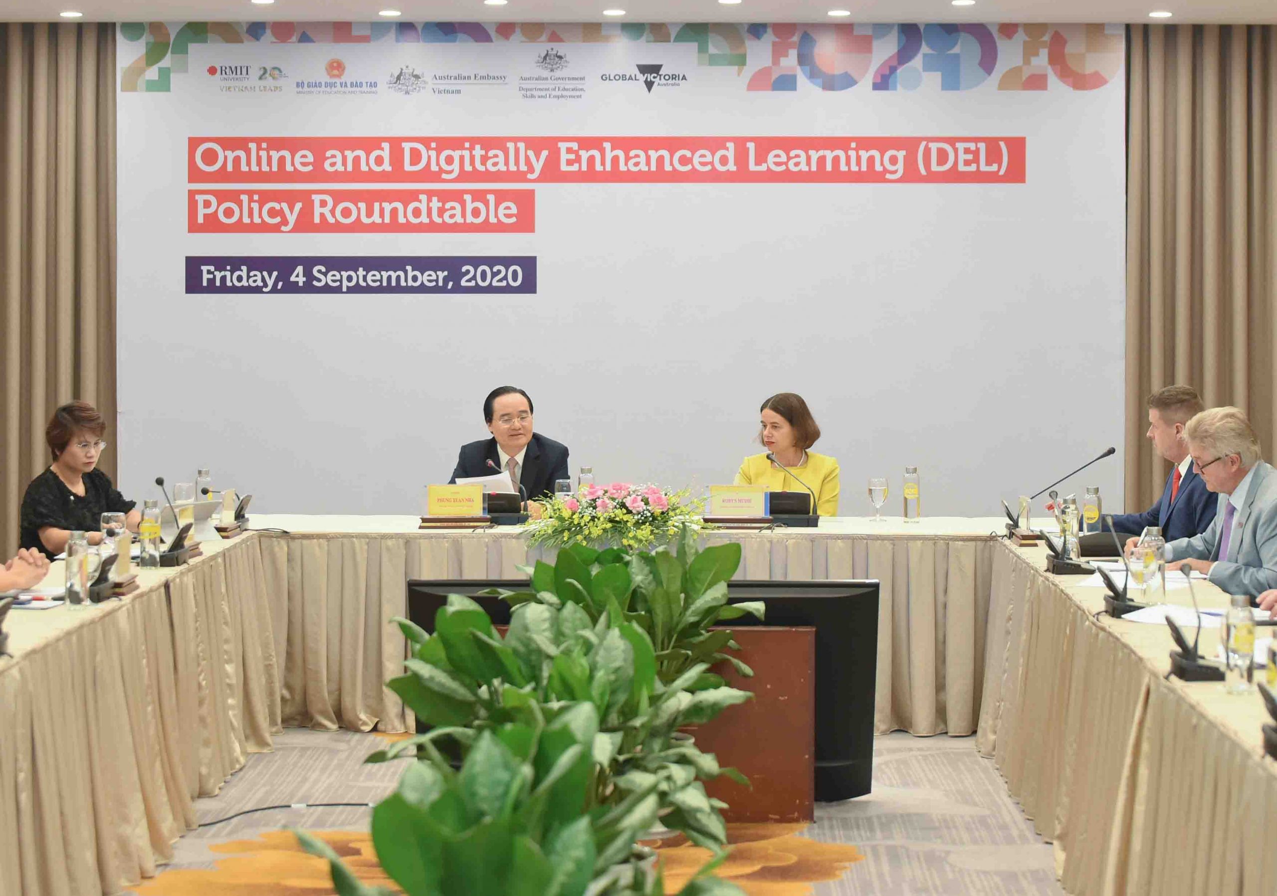 Australia, Vietnam share digital innovations in education - The Saigon ...