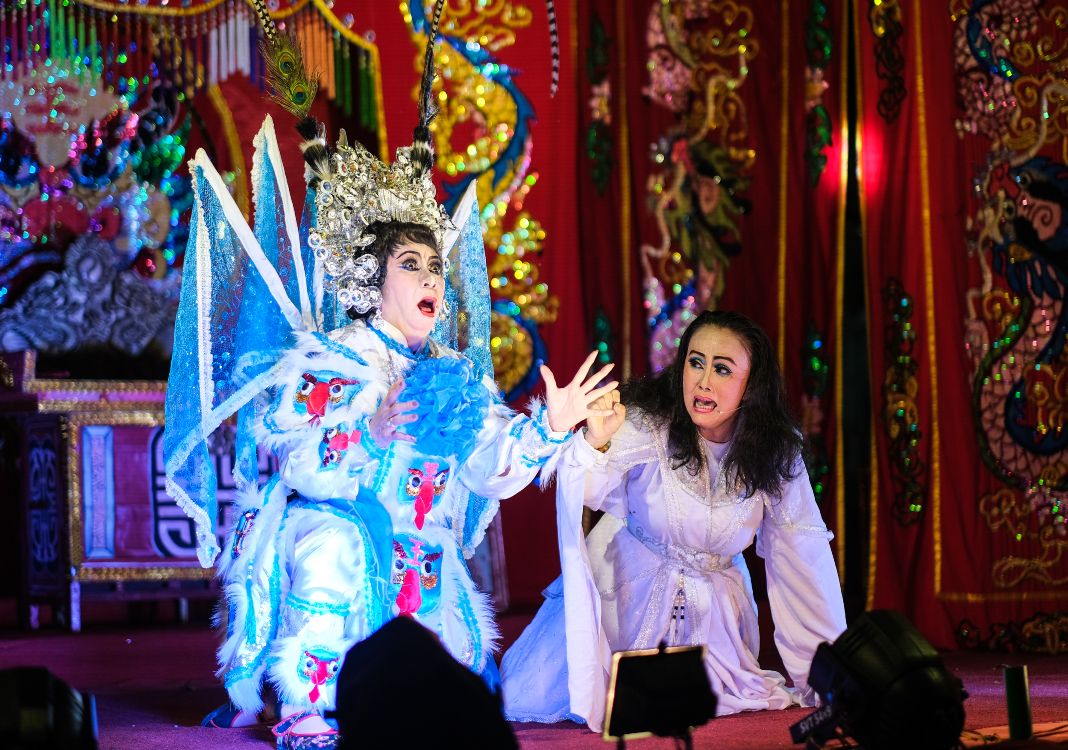 Saigon-based hat boi troupe celebrates 30th anniversary in Hue - The ...