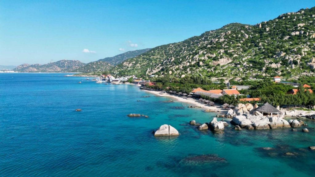 The picturesque landscape of Hon Co