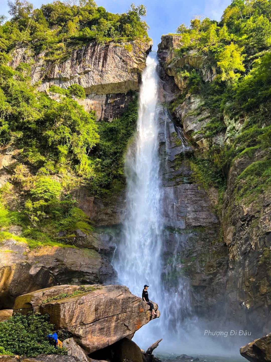 Exploring Hang Te Cho Waterfall in northwest region - The Saigon Times
